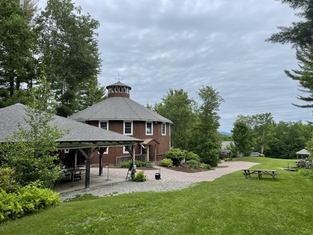 SLEEPY HOLLOW INN - Updated June 2024 - 427 Ski Lodge Dr, Huntington, Vermont - Bed & Breakfast ...