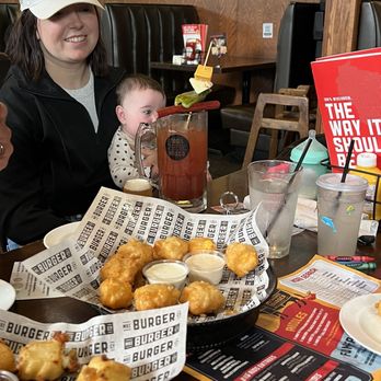 MILWAUKEE BURGER COMPANY - Updated October 2025 - 296 Photos & 346 ...