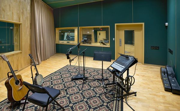 THE TRACKING ROOM - Updated October 2025 - 11 Photos - 2 Music Cir E ...
