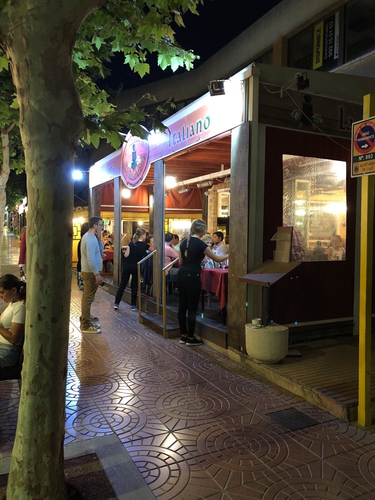 PIZZERIA LA RUSTICANA - Carrer Pinto Sorolla, 5, Calpe, Alicante, Spain ...