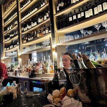 AQUITAINE - Updated May 2025 - 714 Photos & 1046 Reviews - 569 Tremont ...