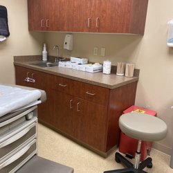 VIP URGENT CARE - 13 Photos & 52 Reviews - 100 S Sunrise Way, Palm ...