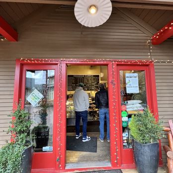 ISSAQUAH COFFEE COMPANY - Updated August 2024 - 353 Photos & 509 ...