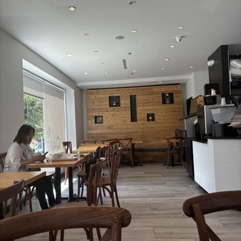 CAFE LEAH - Updated August 2024 - 1013 Photos & 452 Reviews - 225 Broad ...