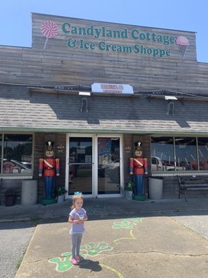 CANDYLAND COTTAGE AND ICE CREAM SHOPPE - Updated March 2026 - 175 ...