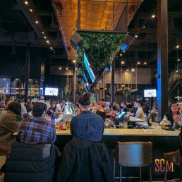 SHAKER CUISINE & MIXOLOGIE - CENTROPOLIS - Updated January 2026 - 22 ...