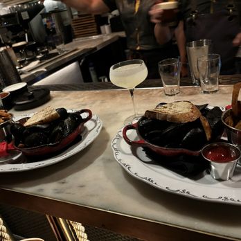 LOCH BAR - Updated July 2024 - 1302 Photos & 557 Reviews - 4444 ...