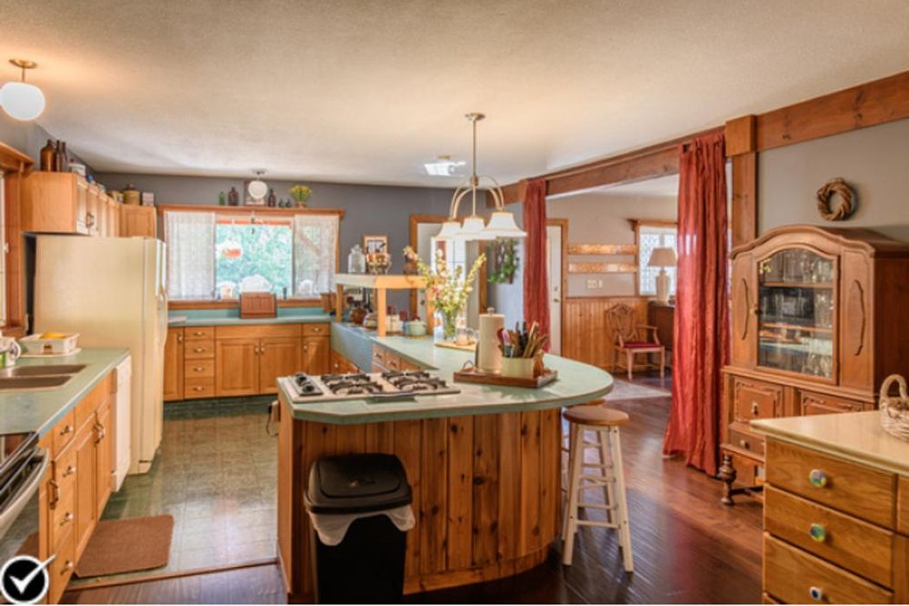 JOCELYN W COWIE RMT - Updated July 2024 - 50 Photos - 6700 Danshin ...