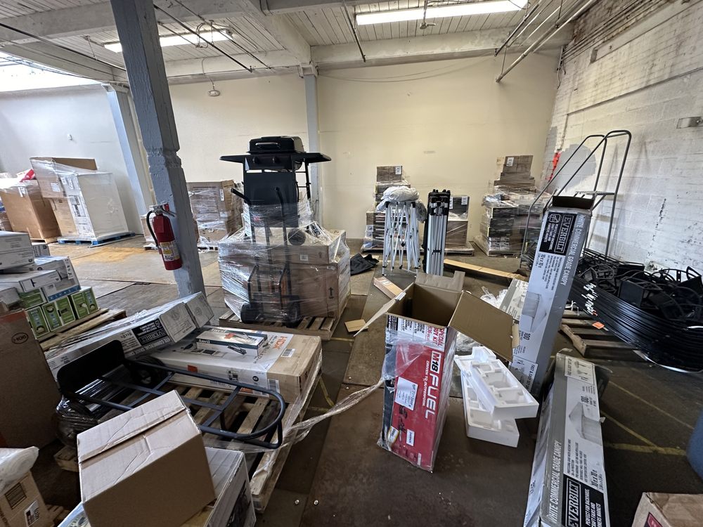 SELECT LIQUIDATION - Updated November 2025 - 32 Photos - 5885 Gulf Fwy ...