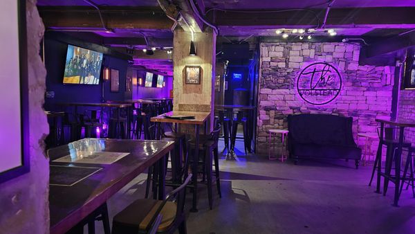 THE VOLSTEAD ROOM OF THE HALE STREET CENTER - Updated October 2025 - 14 ...