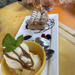 LAGO MARISCOS - Updated November 2024 - 336 Photos & 190 Reviews - 2329 ...