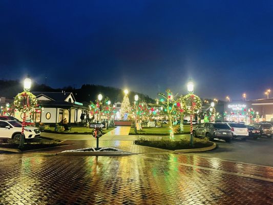 THE WATERFRONT - Updated December 2025 - 138 Photos & 71 Reviews - 285 ...