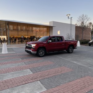 APPLE CRABTREE VALLEY MALL - Updated February 2025 - 27 Photos & 204 ...