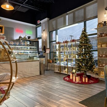 LEONETTI PASTRY SHOP - Updated October 2025 - 125 Photos & 111 Reviews ...