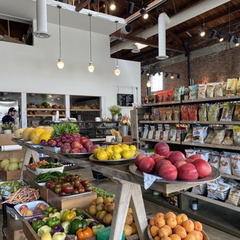 GJUSTA GROCER - Updated October 2024 - 53 Photos & 30 Reviews - 105 ...