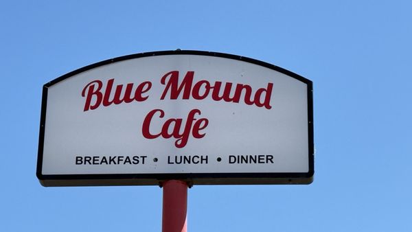 BLUE MOUND CAFE - LITTLE ROAD - Updated August 2025 - 86 Photos & 46 ...