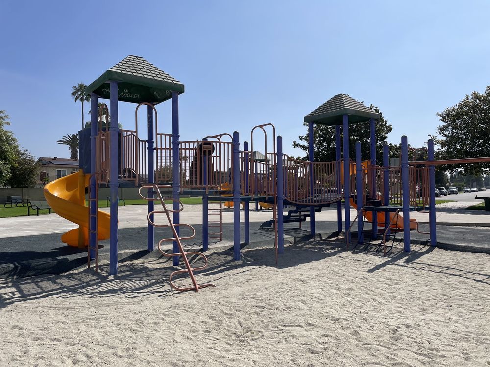 NEWCASTLE PARK - Updated April 2025 - 14720 Kent St, Westminster ...