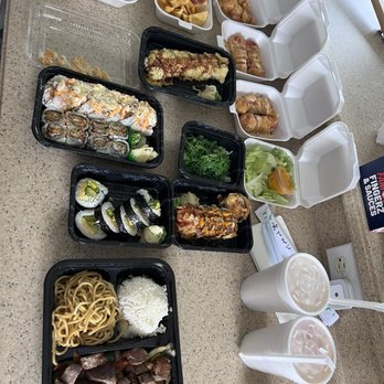 FANCY Q SUSHI AND THAI - Updated July 2025 - 70 Photos & 39 Reviews ...