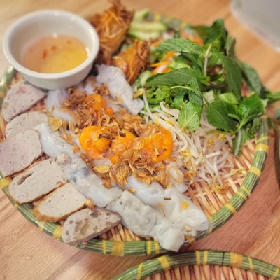 SAIGON 512 - 97 Photos & 36 Reviews - 105 E Old Settlers Blvd, Round ...