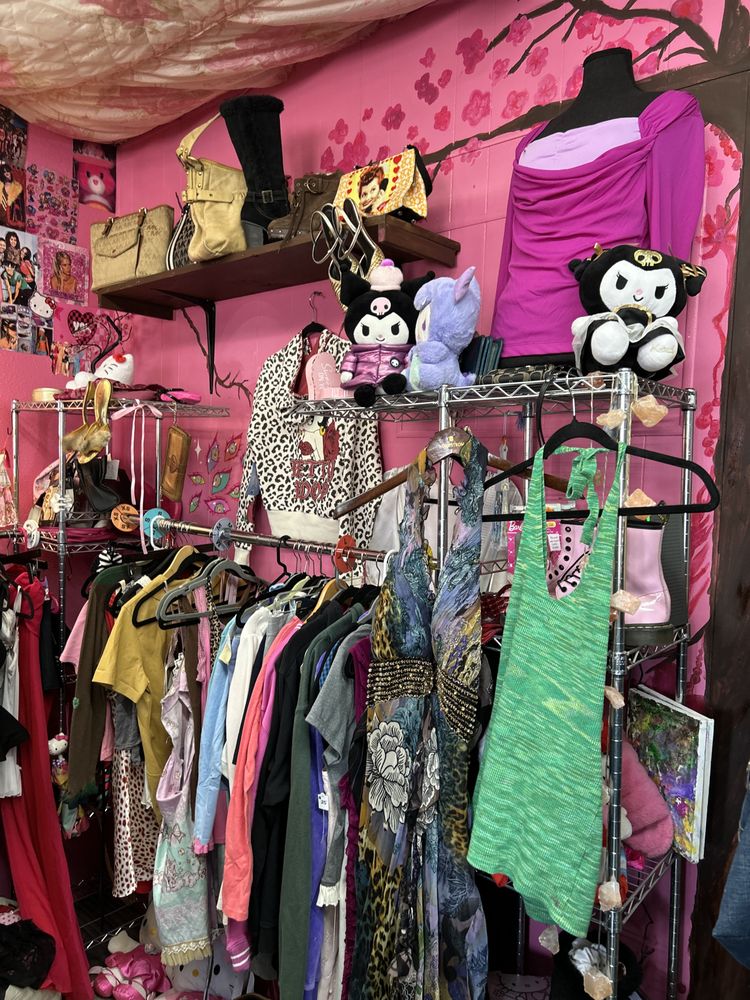 CECE’S STYLES - Updated September 2025 - 1615 SE Tualatin Valley Hwy ...