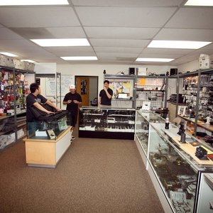 DISCOUNT GUN MART - 150 Photos & 548 Reviews - Guns & Ammo - 1510 ...