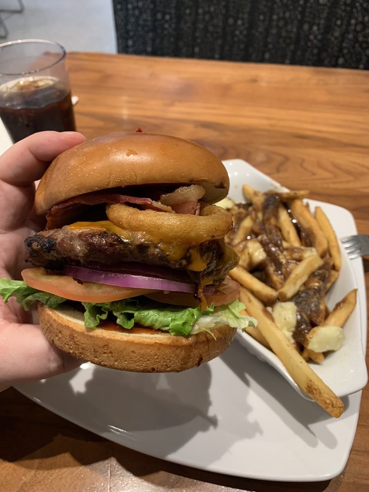 REFUEL RESTAURANT AND LOUNGE - Updated October 2025 - 10 Photos & 13 ...