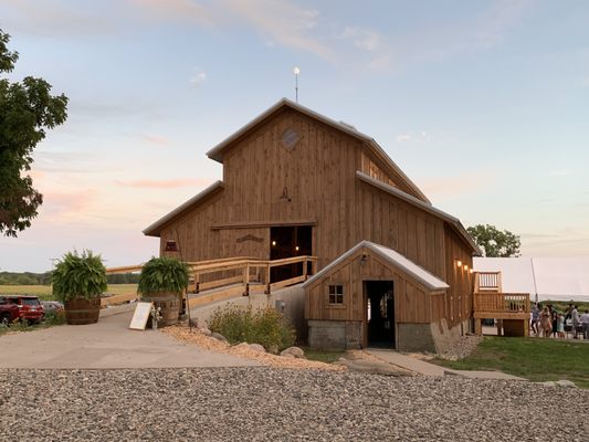 PRAIRIE BELLS BARN - Updated March 2025 - 53 Photos - 3329 Johnson Rd ...