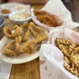 BLUFF LAKE CATFISH FARM - Updated January 2026 - 43 Photos & 46 Reviews ...