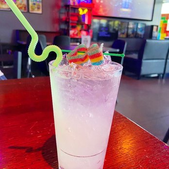 TOKEN GAME TAVERN - Updated October 2024 - 196 Photos & 109 Reviews ...