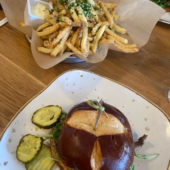 TRULAND BURGERS & GREENS - Updated November 2024 - 471 Photos & 573 ...