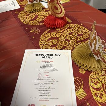 NYRR RUNCENTER FEATURING THE NEW BALANCE RUN HUB - Updated December ...