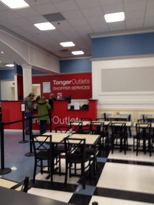 TANGER OUTLETS PITTSBURGH - Updated October 2025 - 140 Photos & 116 ...