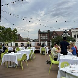 PERRY’S RESTAURANT - Updated October 2025 - 955 Photos & 941 Reviews ...