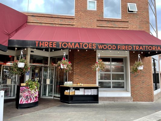 THREE TOMATOES TRATTORIA - 101 Photos & 195 Reviews - 1 Court St ...