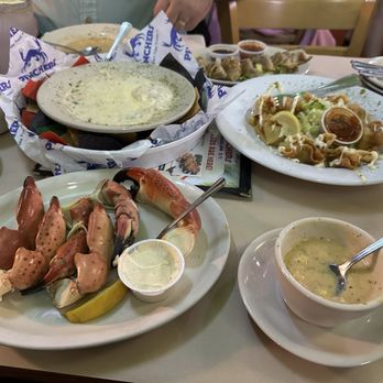 PINCHERS - Updated April 2025 - 1000 Photos & 831 Reviews - 1200 5th ...