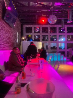 UPTOWN DOWNTOWN BAR AND GRILL - Updated October 2025 - 106 Photos & 71 ...