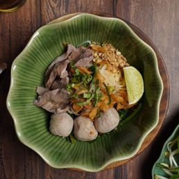 THA PHRAYA - Updated December 2025 - 637 Photos & 176 Reviews - 1553 ...