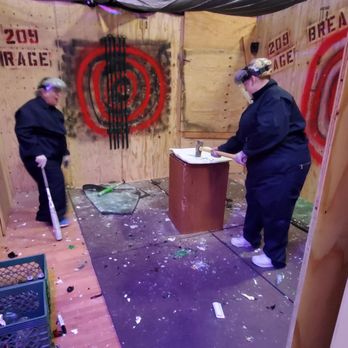 BREAK ROOM 209 - Updated October 2025 - 28 Photos - 1475 Moffat Blvd ...