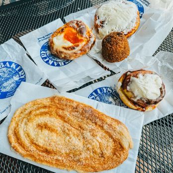 SLUYS POULSBO BAKERY - Updated December 2024 - 1057 Photos & 909 ...