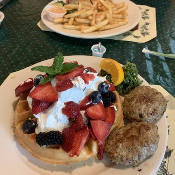 Sprague’s Maple Farms - Takeout & Delivery - 300 Photos & 108 Reviews ...