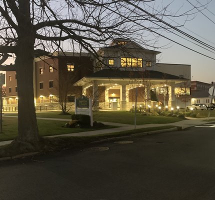 SAYVILLE LIBRARY - Updated September 2025 - 16 Photos - 88 Greene Ave ...