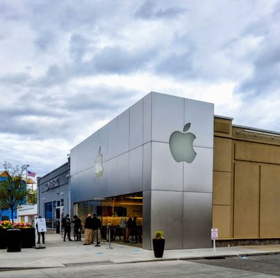 APPLE SUBURBAN SQUARE - Updated April 2025 - 32 Photos & 167 Reviews ...
