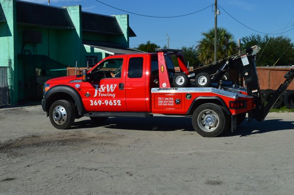 J & W TOWING - Updated September 2025 - 15 Photos - 1154 S Loop Blvd ...