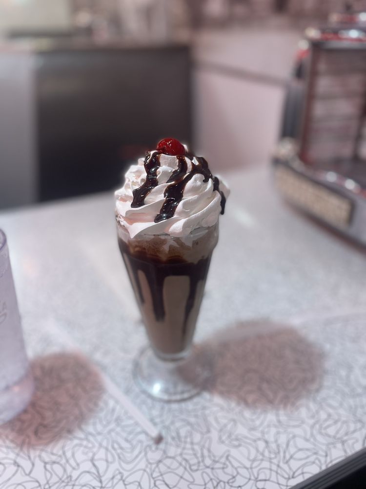 THE SHINY DINER - 214 Photos & 273 Reviews - 1550 Buck Jones Rd ...