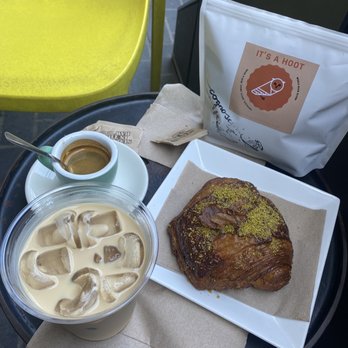 COGNOSCENTI COFFEE - Updated October 2024 - 374 Photos & 167 Reviews ...