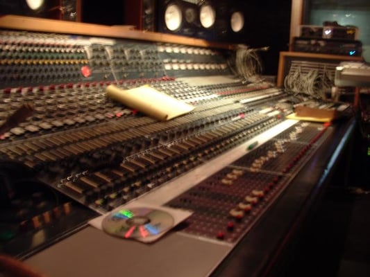 LONDON BRIDGE STUDIO - Updated December 2025 - 21 Photos & 17 Reviews ...