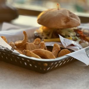 THE ELEANOR - Updated December 2025 - 160 Photos & 72 Reviews - 307 W ...