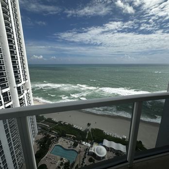 TRUMP INTERNATIONAL BEACH RESORT - Updated March 2026 - 434 Photos ...