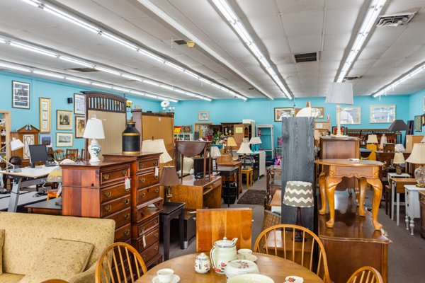 CONSIGNMENTS LTD - Updated January 2026 - 34 Photos & 24 Reviews - 597 ...