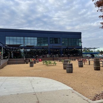 COMMUNITY BEER COMPANY - Updated July 2024 - 380 Photos & 260 Reviews ...